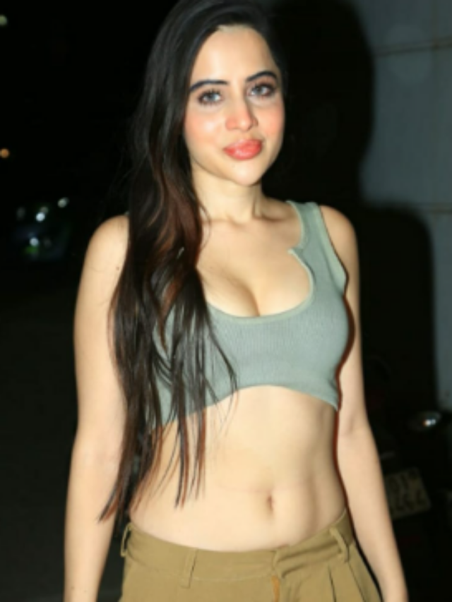 Urfi Javed flaunts her flawless skin in this bold outfit Urfi Javed flaunts her flawless skin in this bold outfit