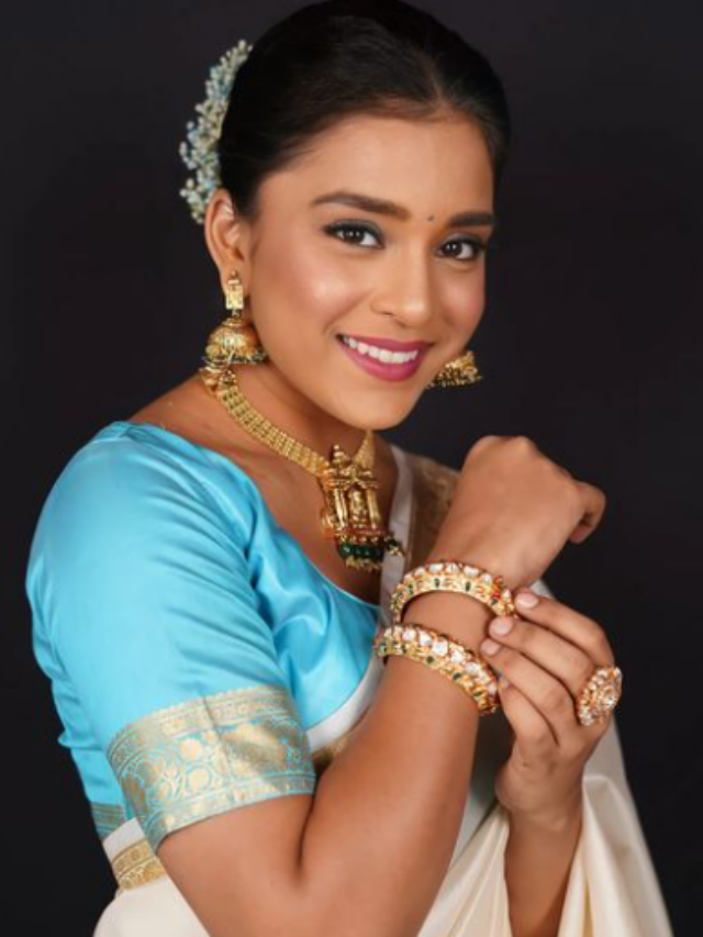 Sumbul Touqeer Khan's latest saree look makes us manifest her debut in ...